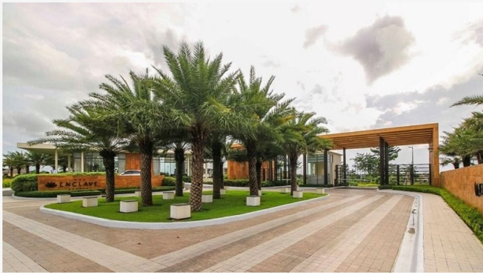 PRIME COMMERCIAL LOT with RFO Showroom along MAJOR ROAD|MCX |Ayala ...