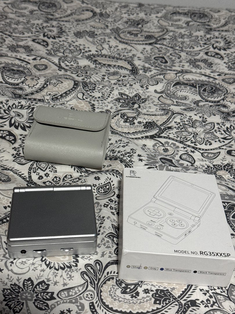 RG35XXSP Handheld Console - Silver, Video Gaming, Video Game Consoles ...