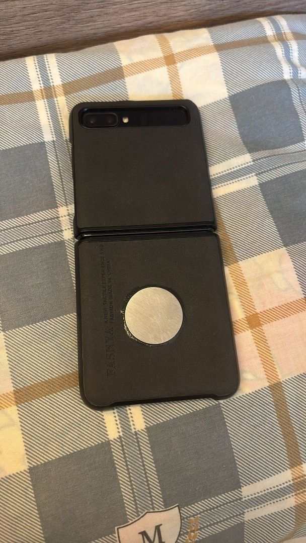 Samsung Galaxy Flip, 手提電話, 電話及其他裝置配件, 手機套及手機殻 - Carousell