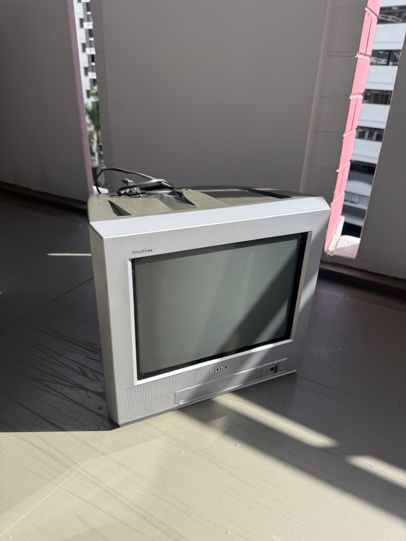 Sony Trinitron KV-14P40 CRT TV, TV & Home Appliances, TV ...