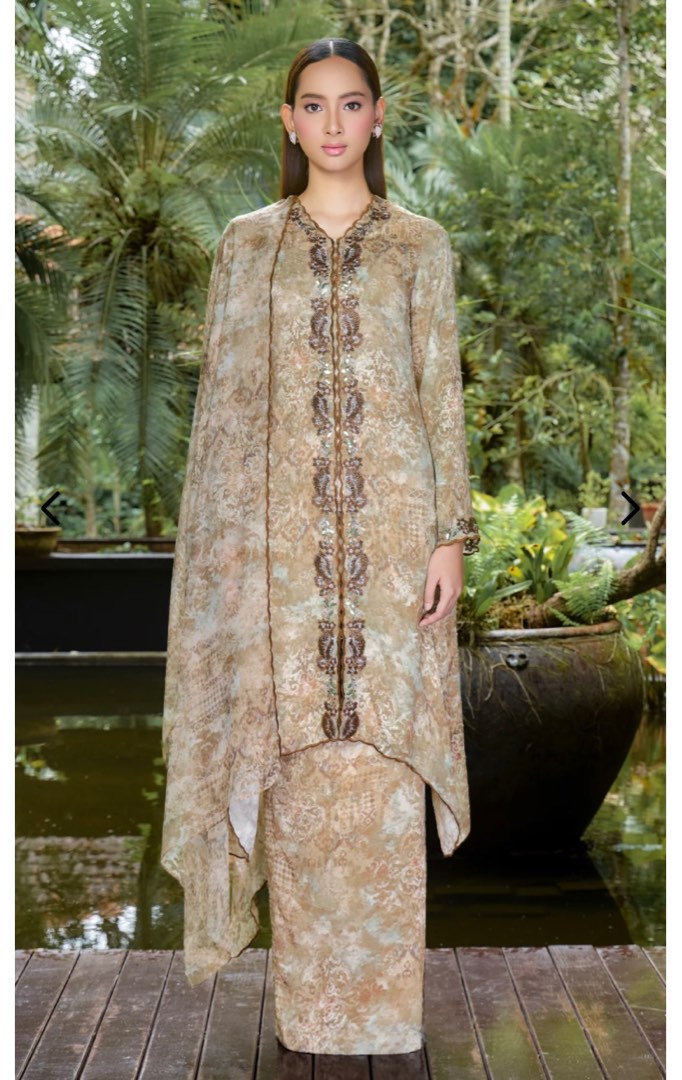 WANZAR Nostalgia Raya 2026 Gina Kurung in Desert Khaki, Women's Fashion ...