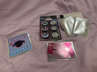 alien stage alnst ivan / till badge set, Hobbies & Toys, Memorabilia ...
