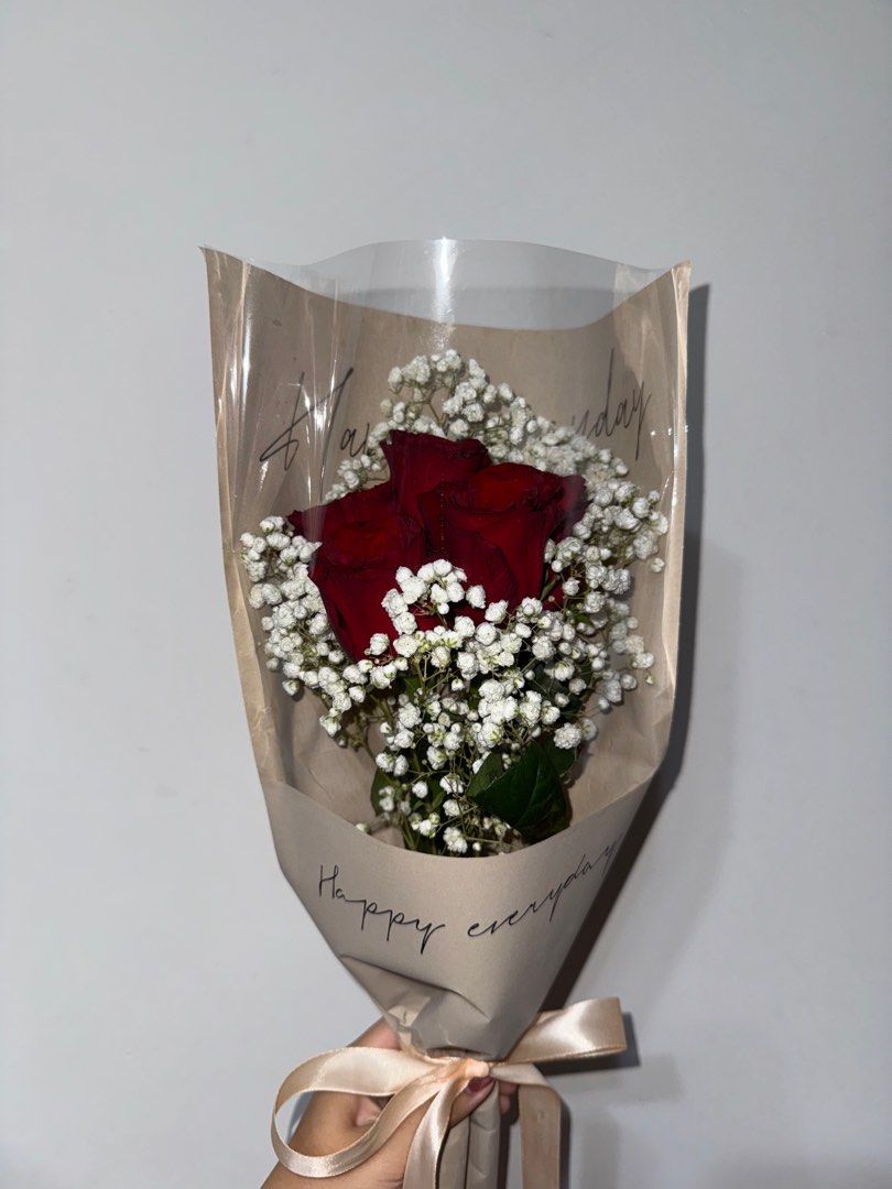 $16 3 ROSE BOUQUET, Hobbies & Toys, Flowers & Bouquets on Carousell