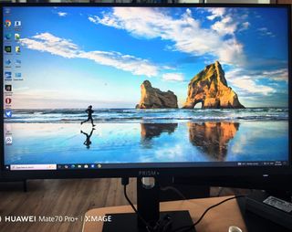 27 inch monitor, Computers & Tech, Desktops on Carousell