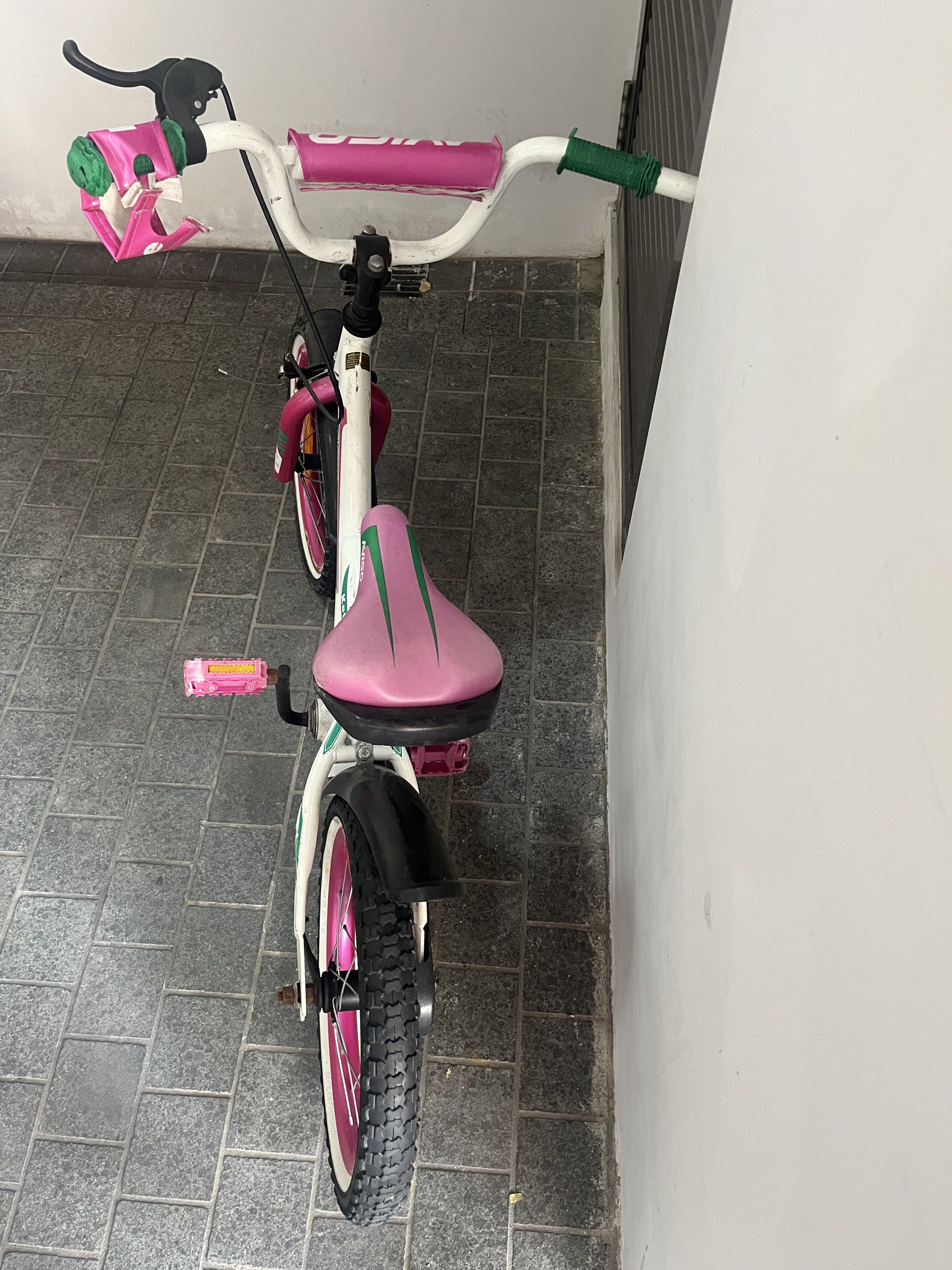 Avigo Katz Eye Kids Bike - Pink and White, Sports Equipment, Bicycles ...