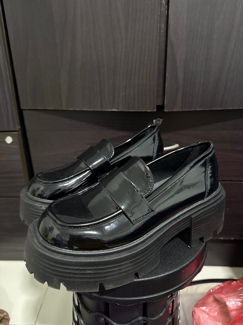 Black Platform Loafers, Women's Fashion, Footwear, Loafers on Carousell