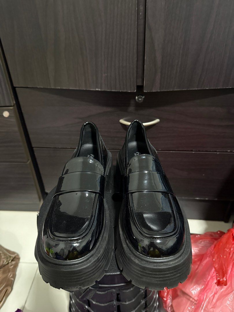 Black Platform Loafers, Women's Fashion, Footwear, Loafers on Carousell