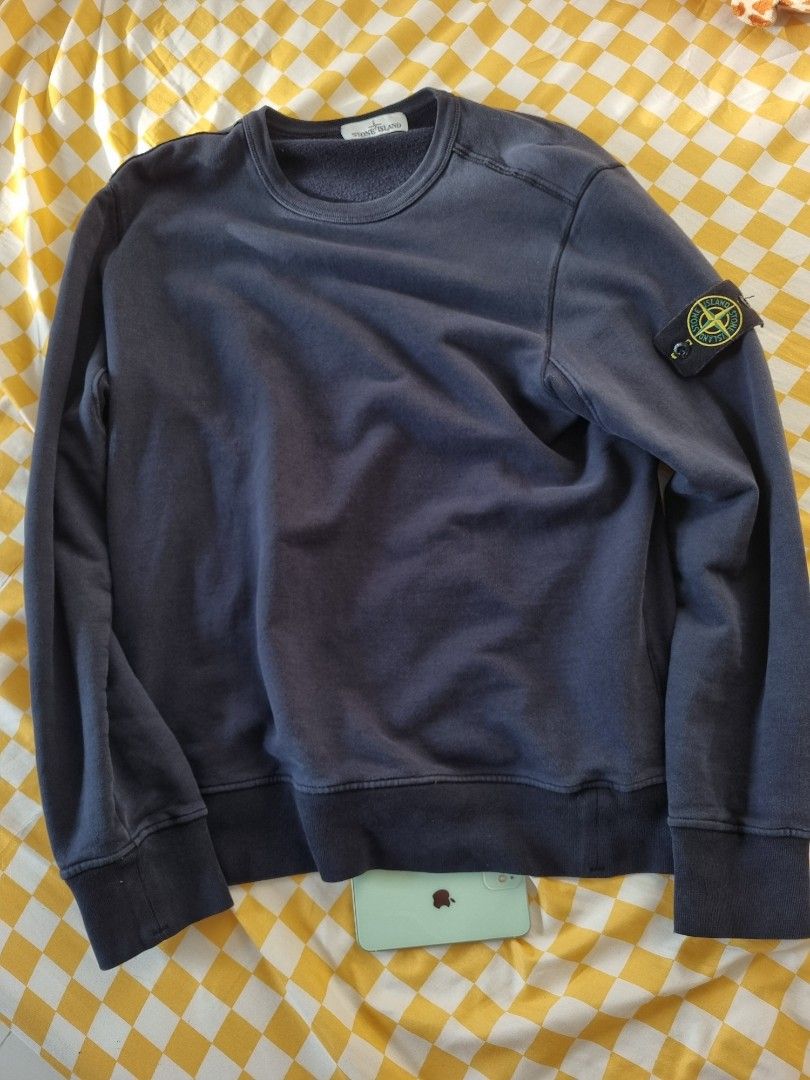 Crewneck stone island auten clg, Fesyen Pria, Pakaian , Atasan di Carousell