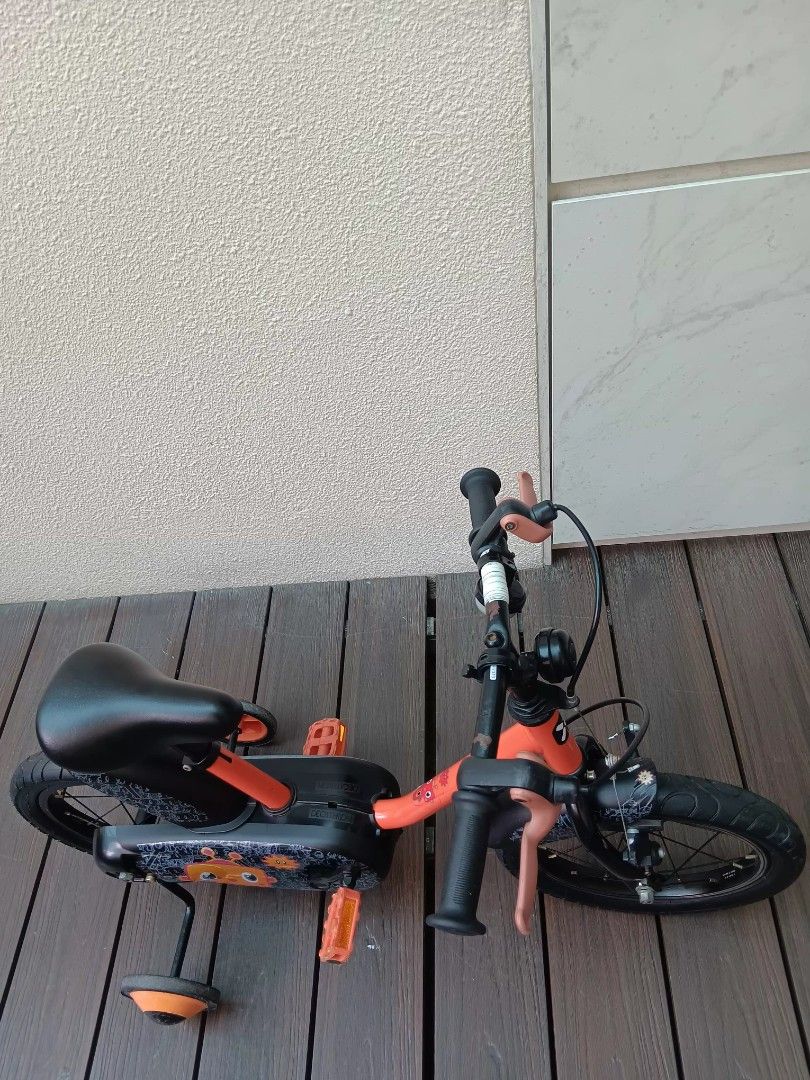 Decathlon Kids' Bike with Training Wheels, Sports Equipment, Bicycles & Parts, Bicycles on Carousell