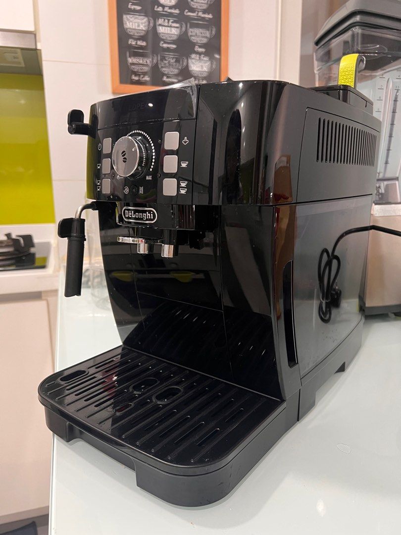 DeLonghi Espresso Coffee Machine, TV & Home Appliances, Kitchen ...
