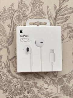 Earpods Lightning connector, Audio, Earphones on Carousell