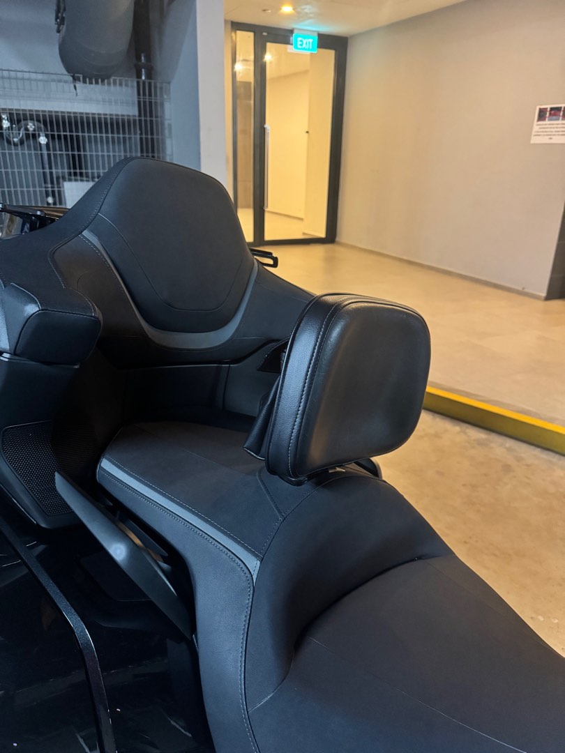Goldwing GEN 6 UTOPIA Back rest (2021+), Motorcycles, Motorcycle ...