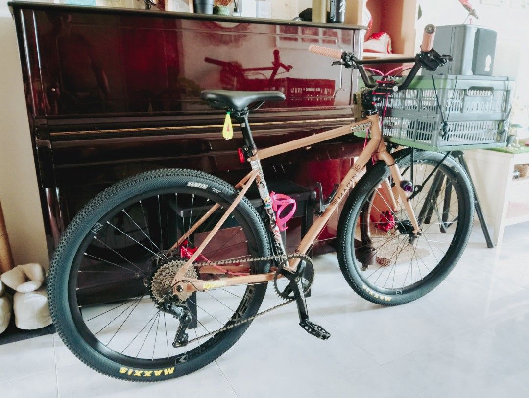 Gravel Bike with Basket, Sports Equipment, Bicycles & Parts, Bicycles on Carousell