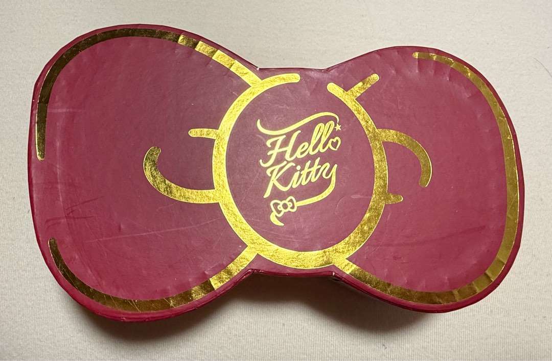 Hello Kitty Universal Studios Gold Coin, Hobbies & Toys, Memorabilia ...