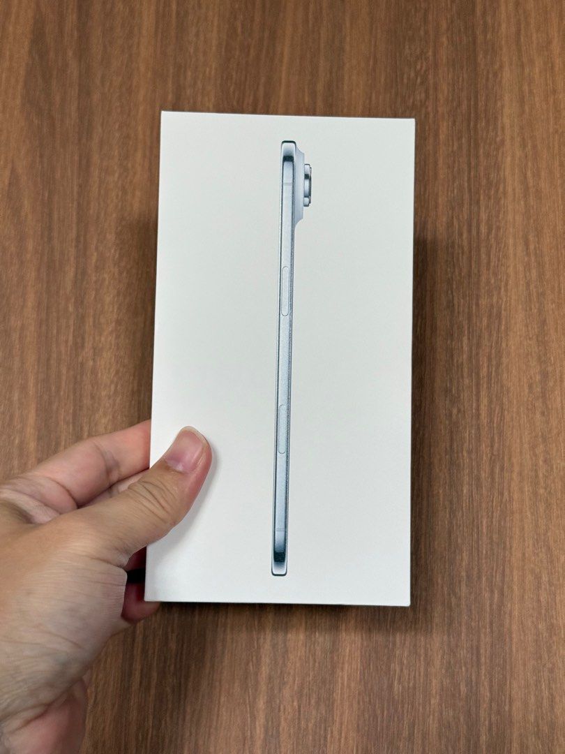 iPhone Air Light Gold 256GB, Mobile Phones & Gadgets, Mobile Phones ...