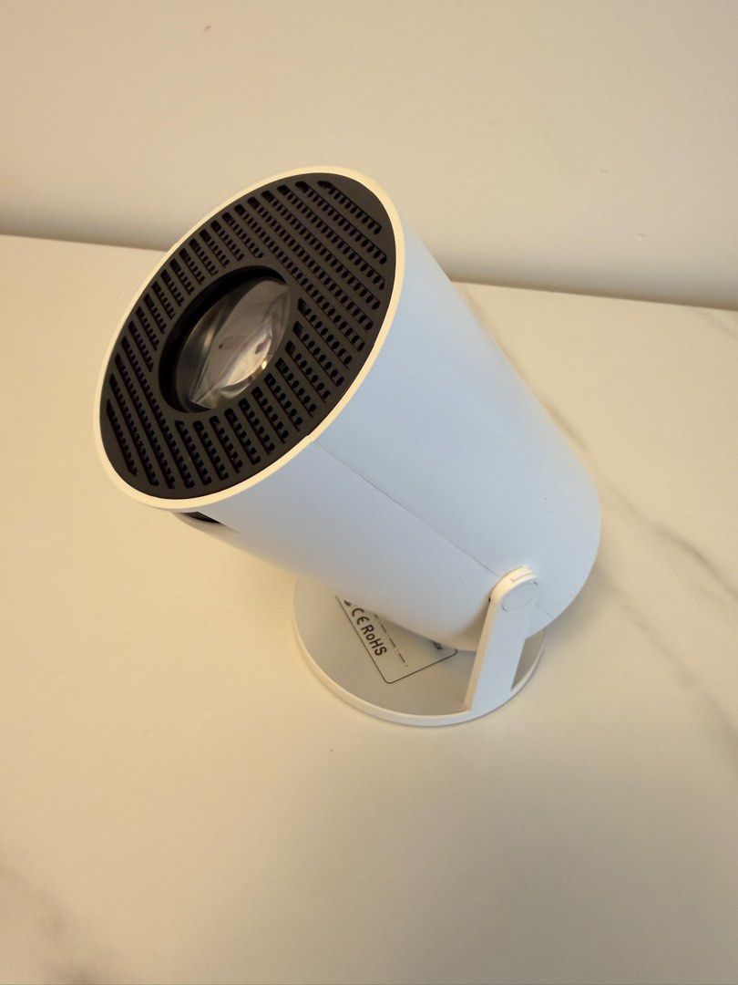 LED Source Ultra HD Multimedia Projector, 家庭電器, 電視 & 其他娛樂, 投影機 - Carousell