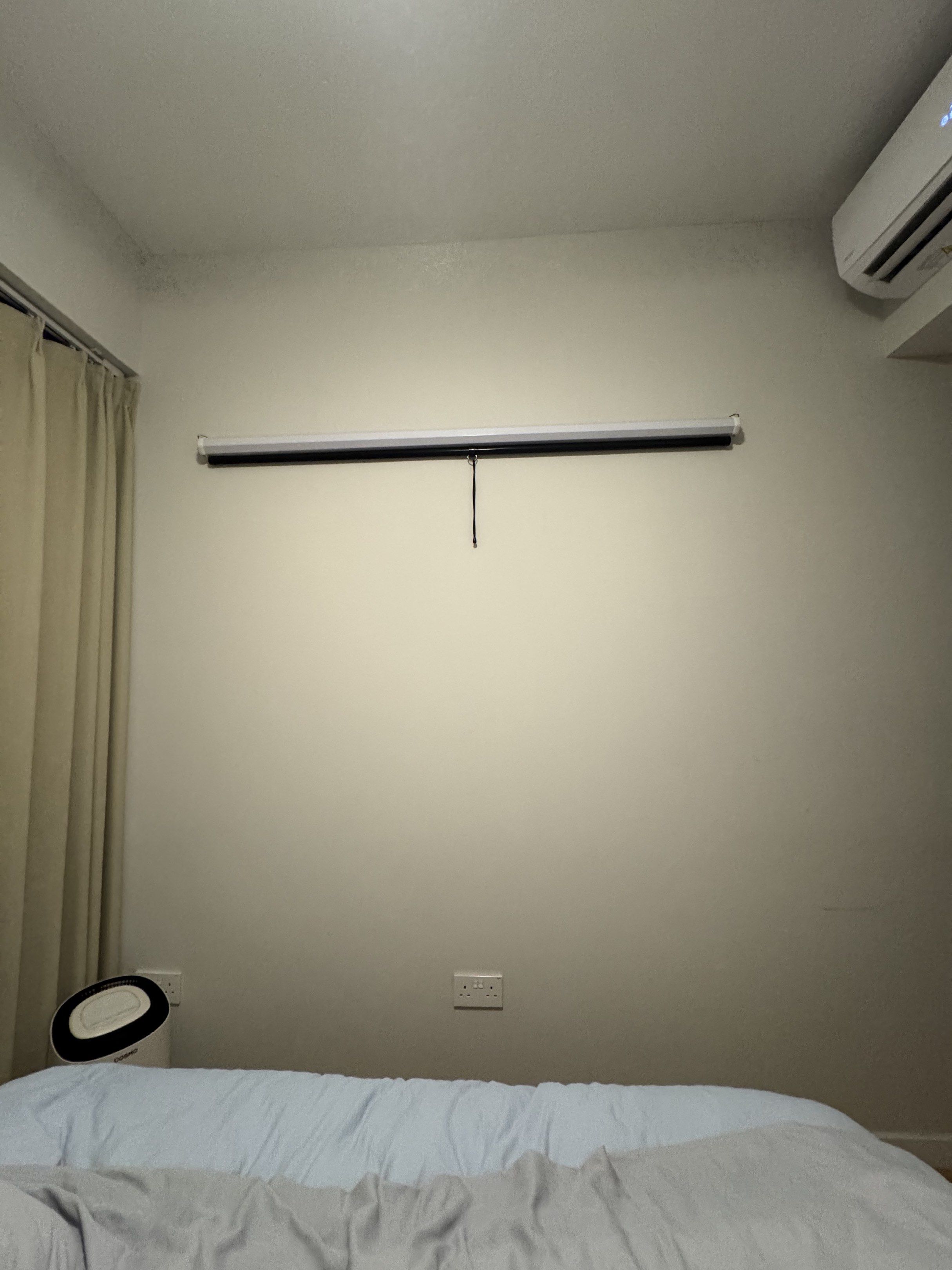 Manual Projector Screen (70-inch), TV & Home Appliances, TV ...