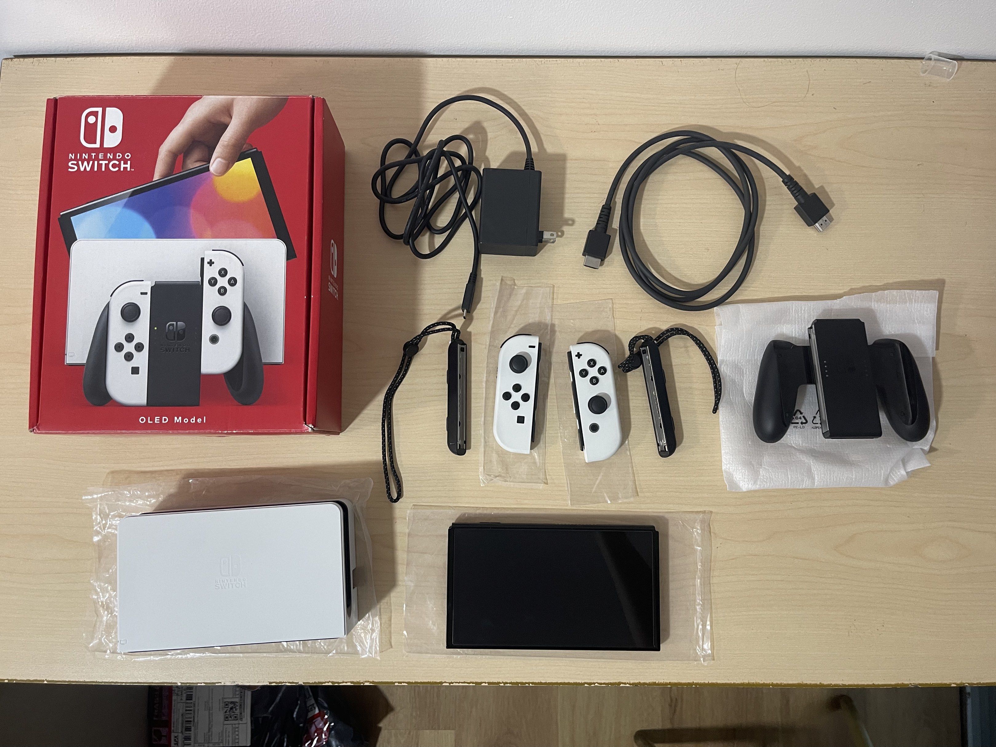 Nintendo Switch OLED White + Mario Kart 8 Deluxe | Pristine, Video ...
