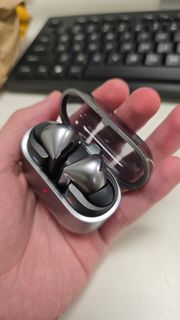 Samsung Galaxy Buds 2 Pro and Galaxy Buds Live, Audio, Earphones on ...