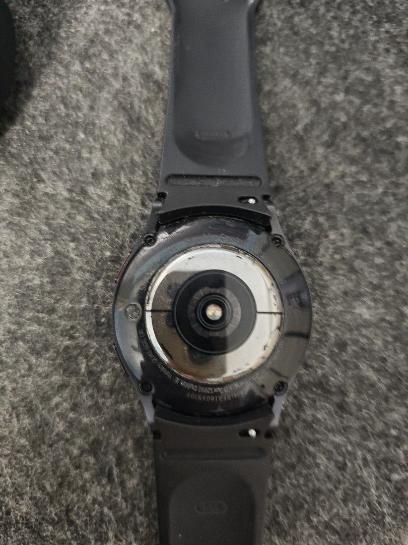 Samsung Galaxy Watch 5, Mobile Phones & Gadgets, Wearables & Smart ...