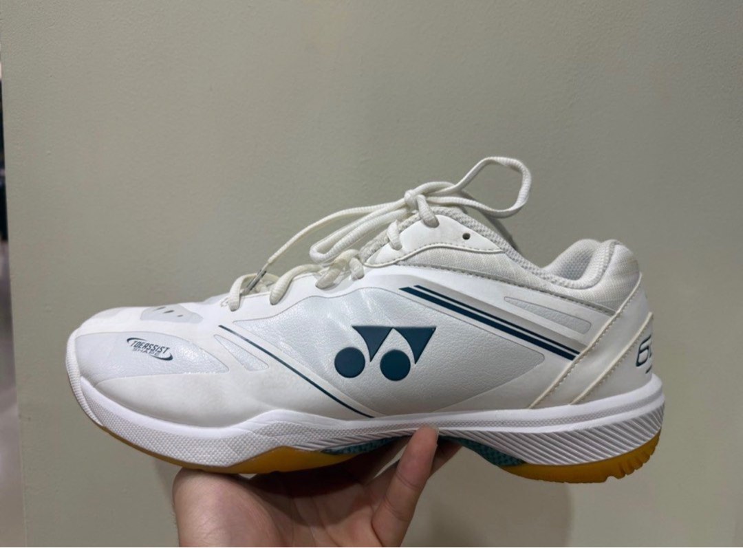 Yonex power cushion 65 z4, Sports Equipment, Sports & Games, Racket ...