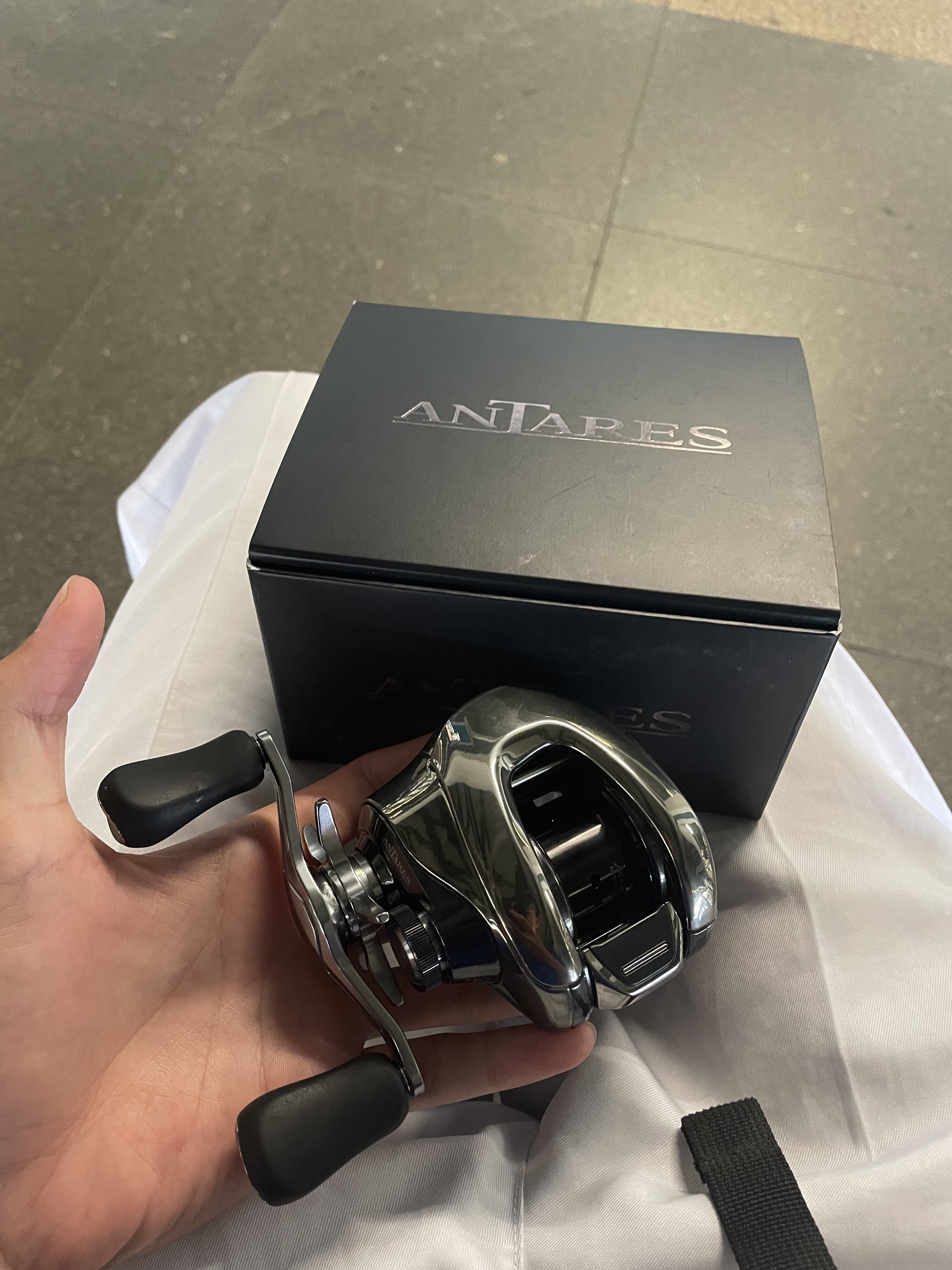 25 ANTARES HG, Sports Equipment, Fishing on Carousell