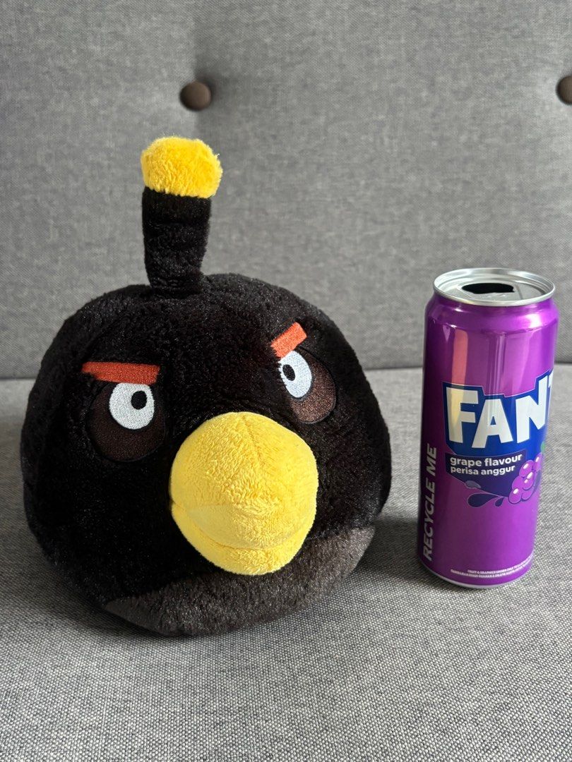 Angry Birds Plush Toys - Bomb Bird & Green Pig, Hobbies & Toys, Toys ...