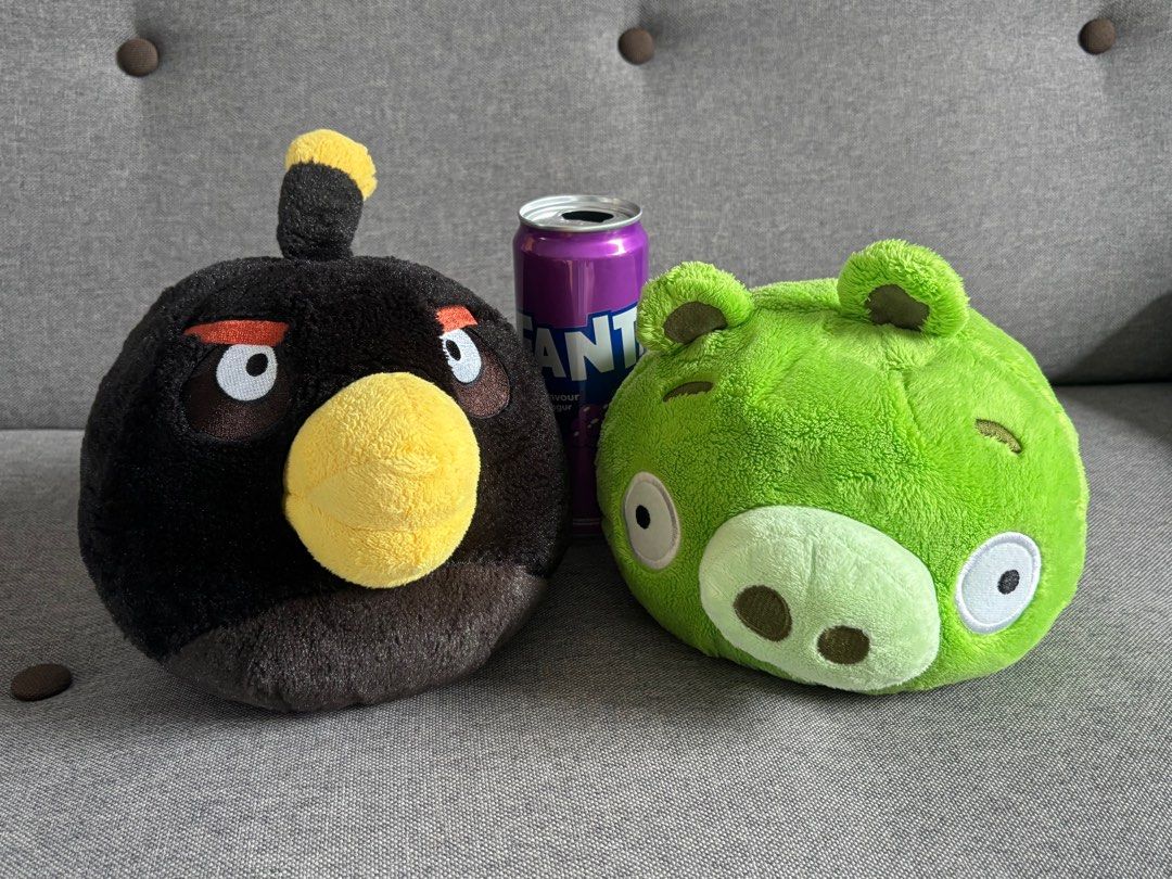 Angry Birds Plush Toys - Bomb Bird & Green Pig, Hobbies & Toys, Toys ...