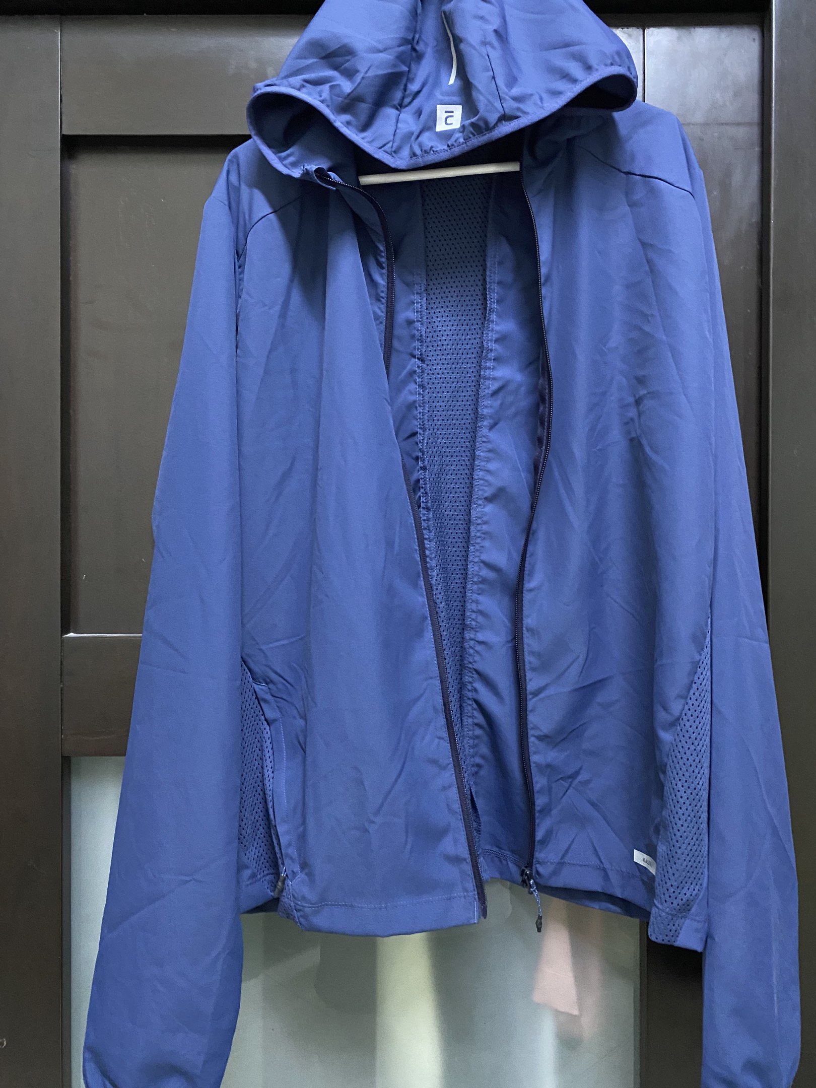 Decathlon Kalenji Run Wind Hood Jacket - Blue, Men's Fashion, Coats ...