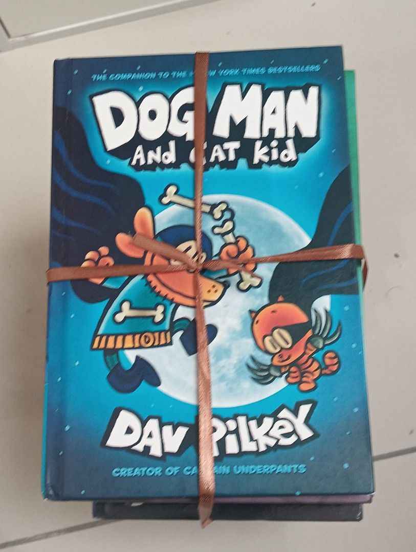 Dog Man and Cat Kid Comic Club Book Set, Hobbies & Toys, Books ...
