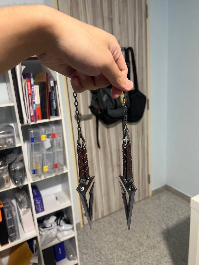(FREE MAILING) Life Sized Valorant Kuronami Knife (Cosplay Props ...