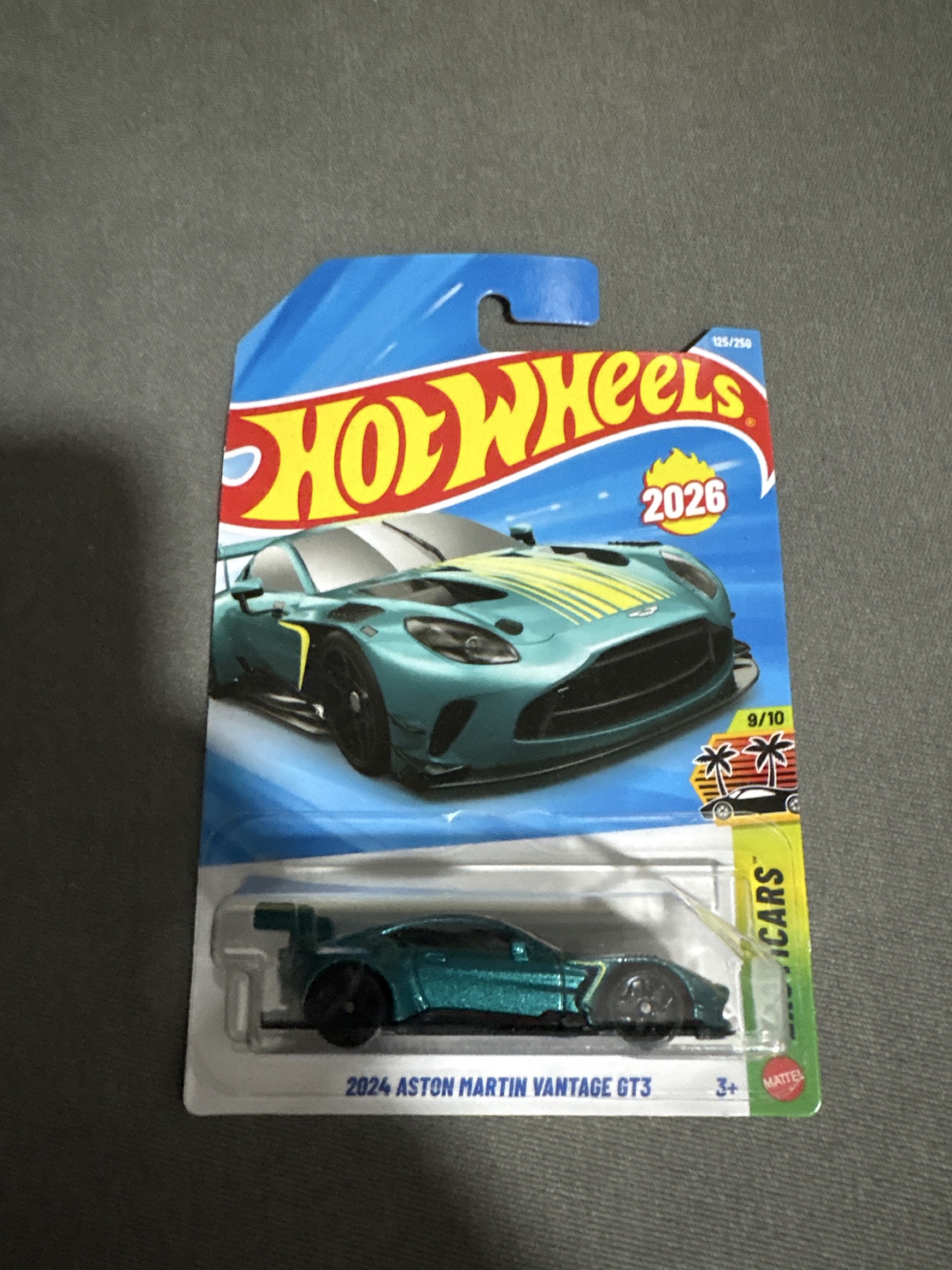Hot Wheels Aston Martin Vantage GT3, Hobbies & Toys, Toys & Games on ...