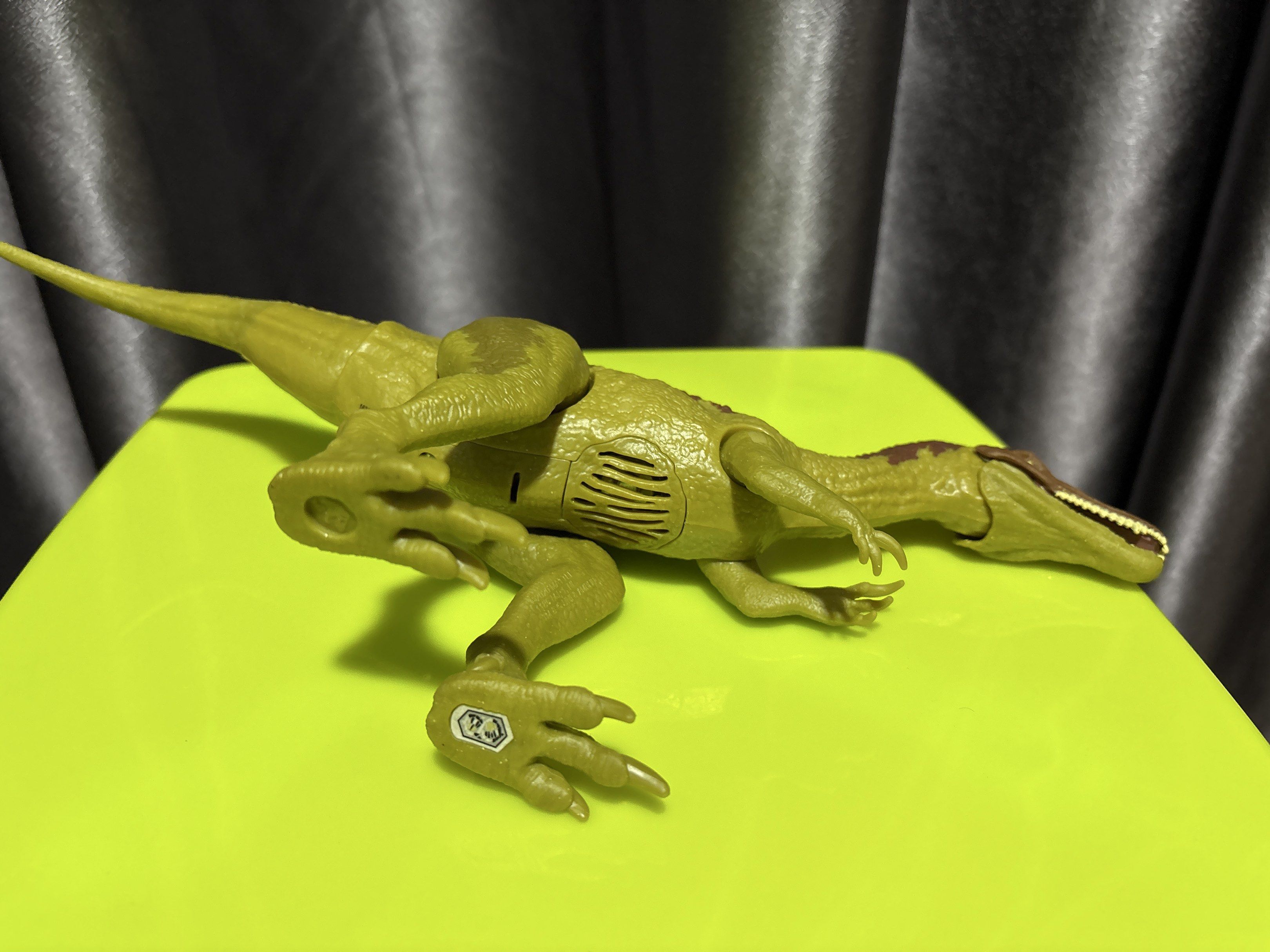 Mattel Jurassic World Camp Cretaceous Baryonyx Limbo, Hobbies & Toys ...