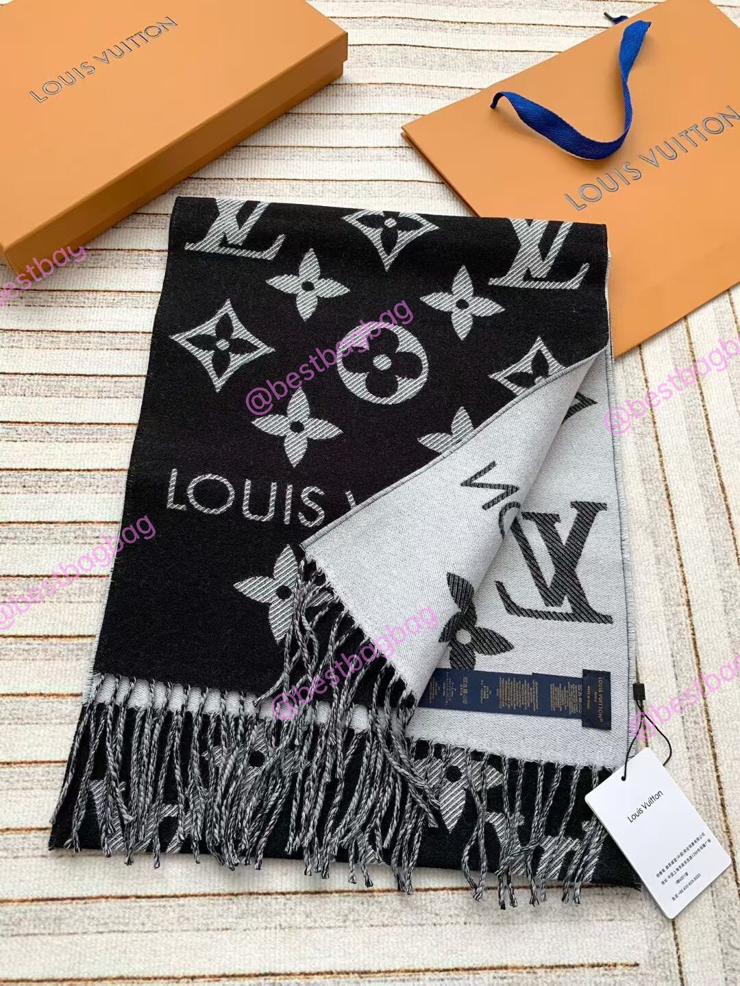 Louis Vuitton classic presbyopic pattern long towel, Men's Fashion ...