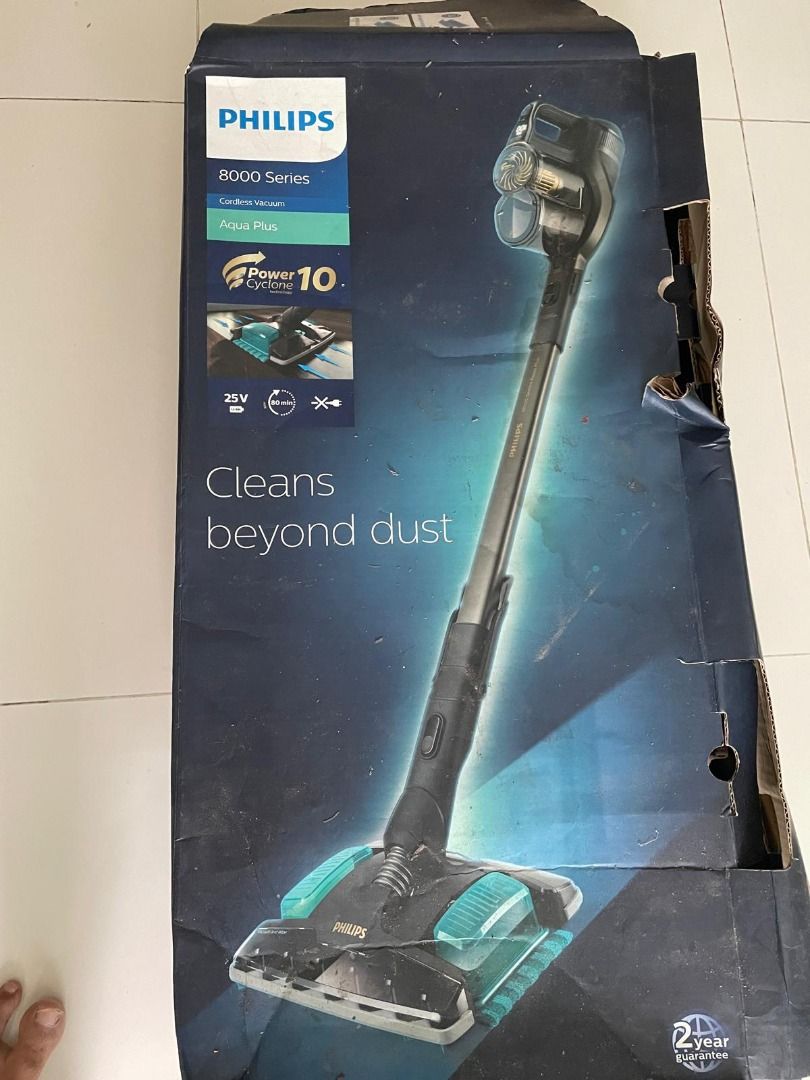 Philips 8000 Series Aqua Plus Cordless Vacuum Cleaner - 400$ (purchased ...