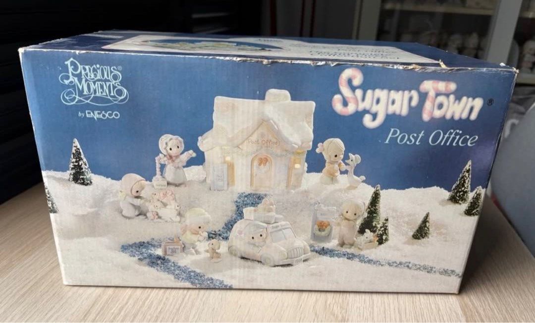 Precious Moments Sugar Town Post Office Figurine Set, Hobbies & Toys ...