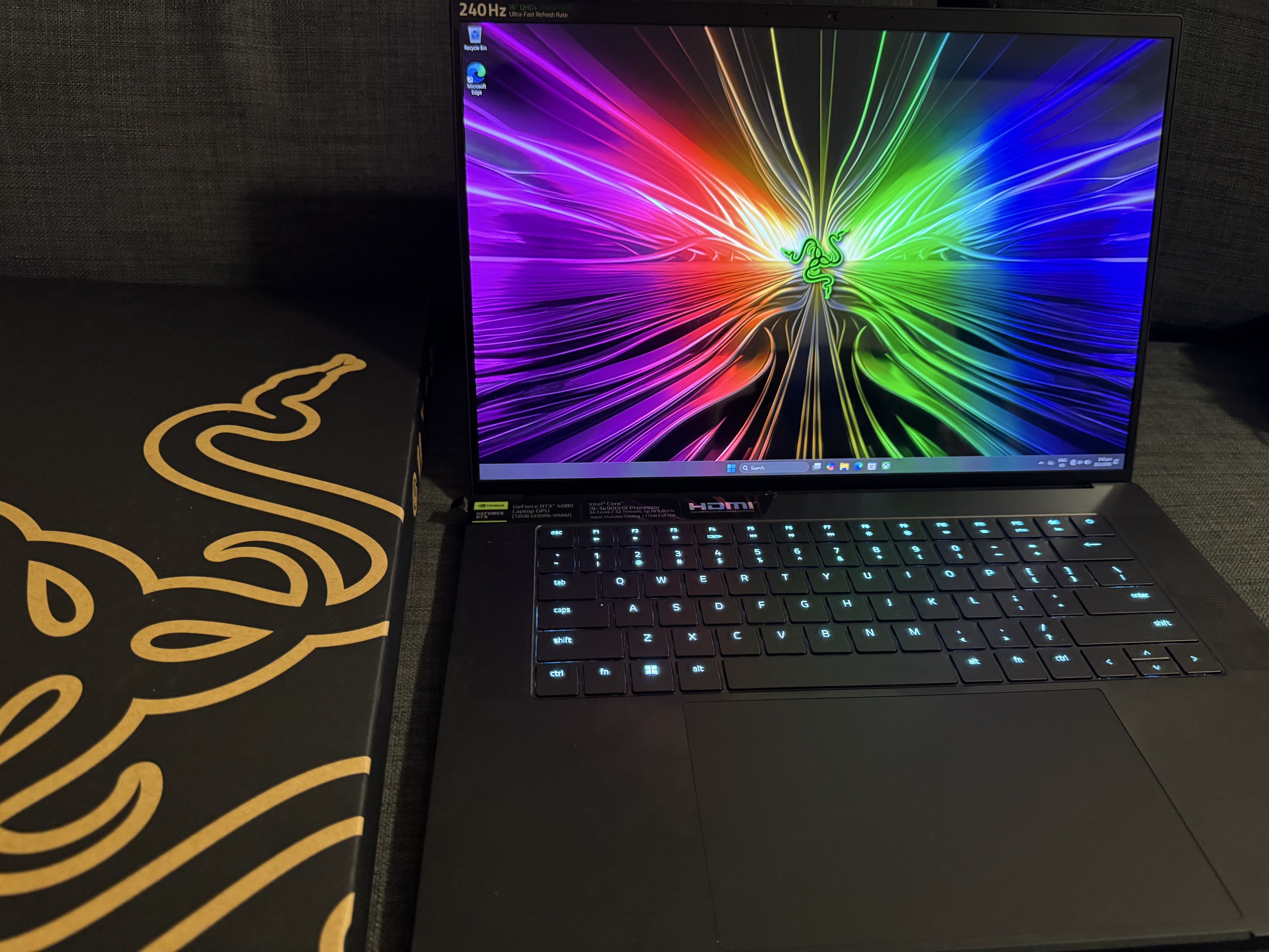 Razer Blade 18 gaming laptop (i9+4090), Computers & Tech, Laptops ...
