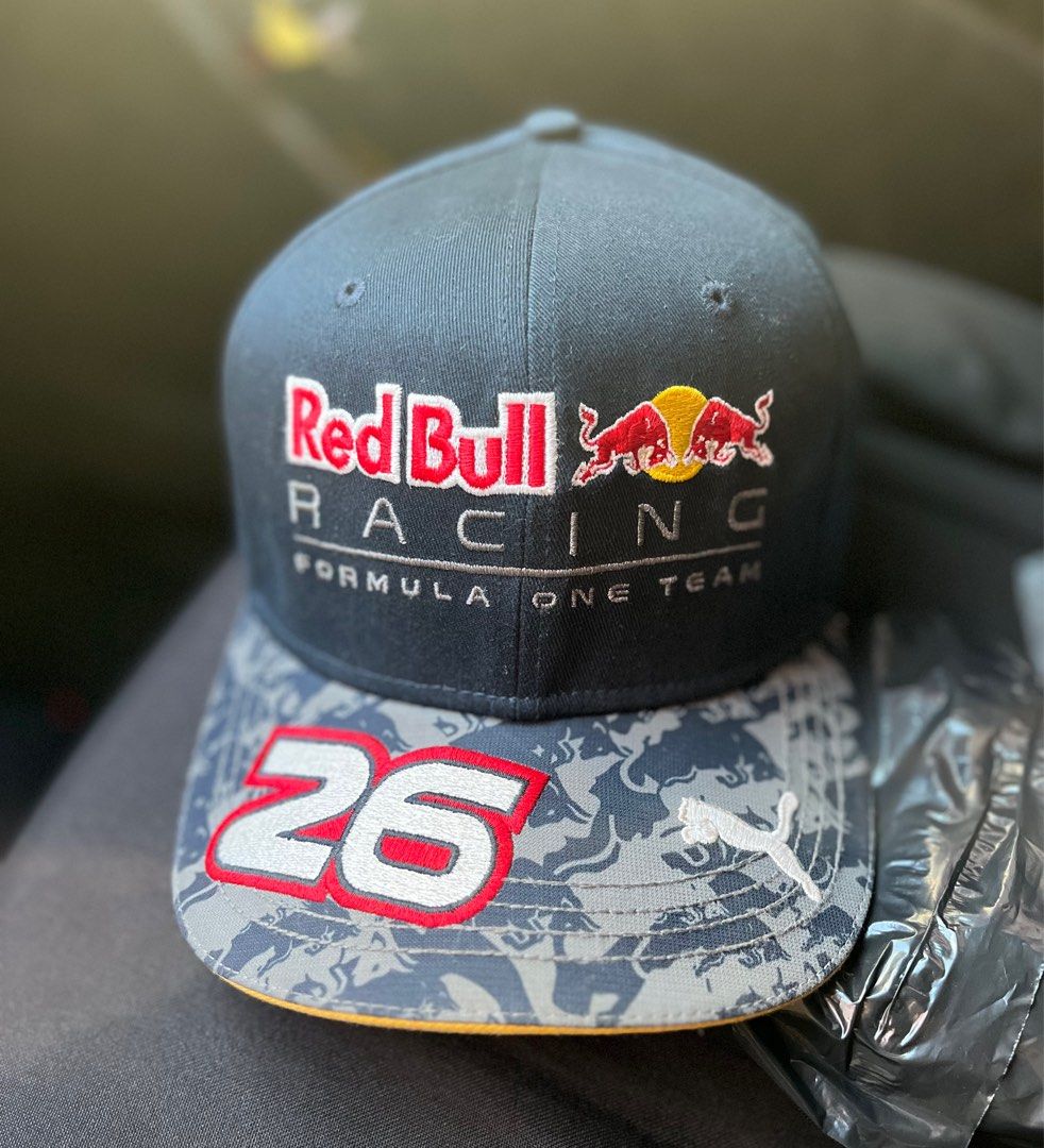 Red Bull Racing Formula One Team Cap DANIIL KVYAT, Men's Fashion ...
