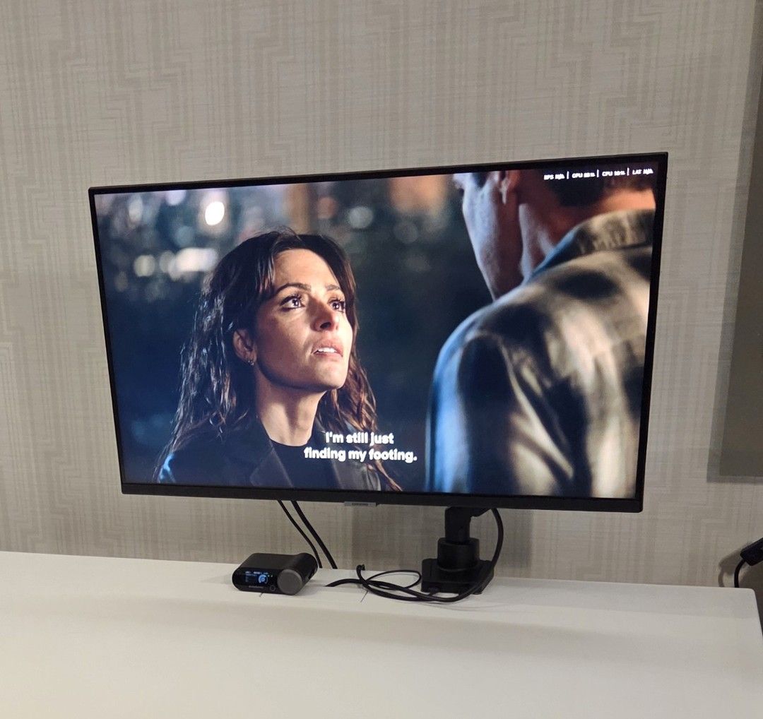 Samsung M7 32" Curved Smart Monitor with Mounting arm, Computers & Tech ...