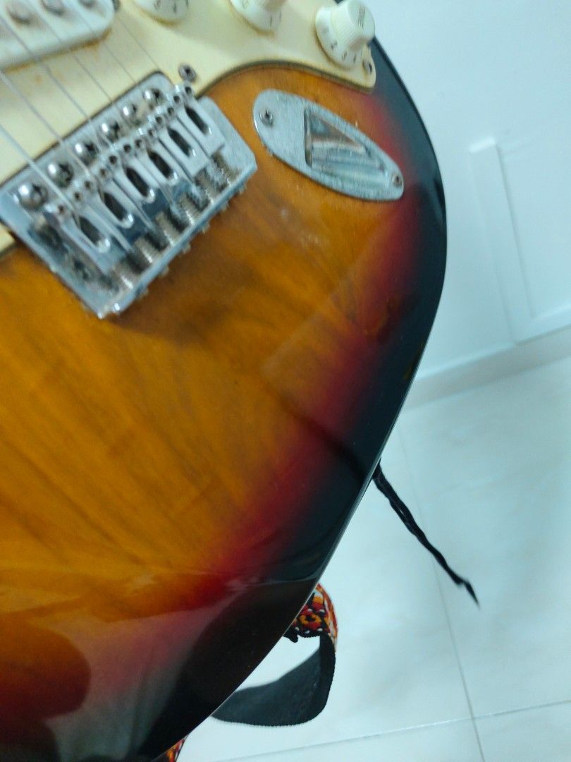 Sunburst Electric Guitar with Case, Hobbies & Toys, Musical Instruments ...