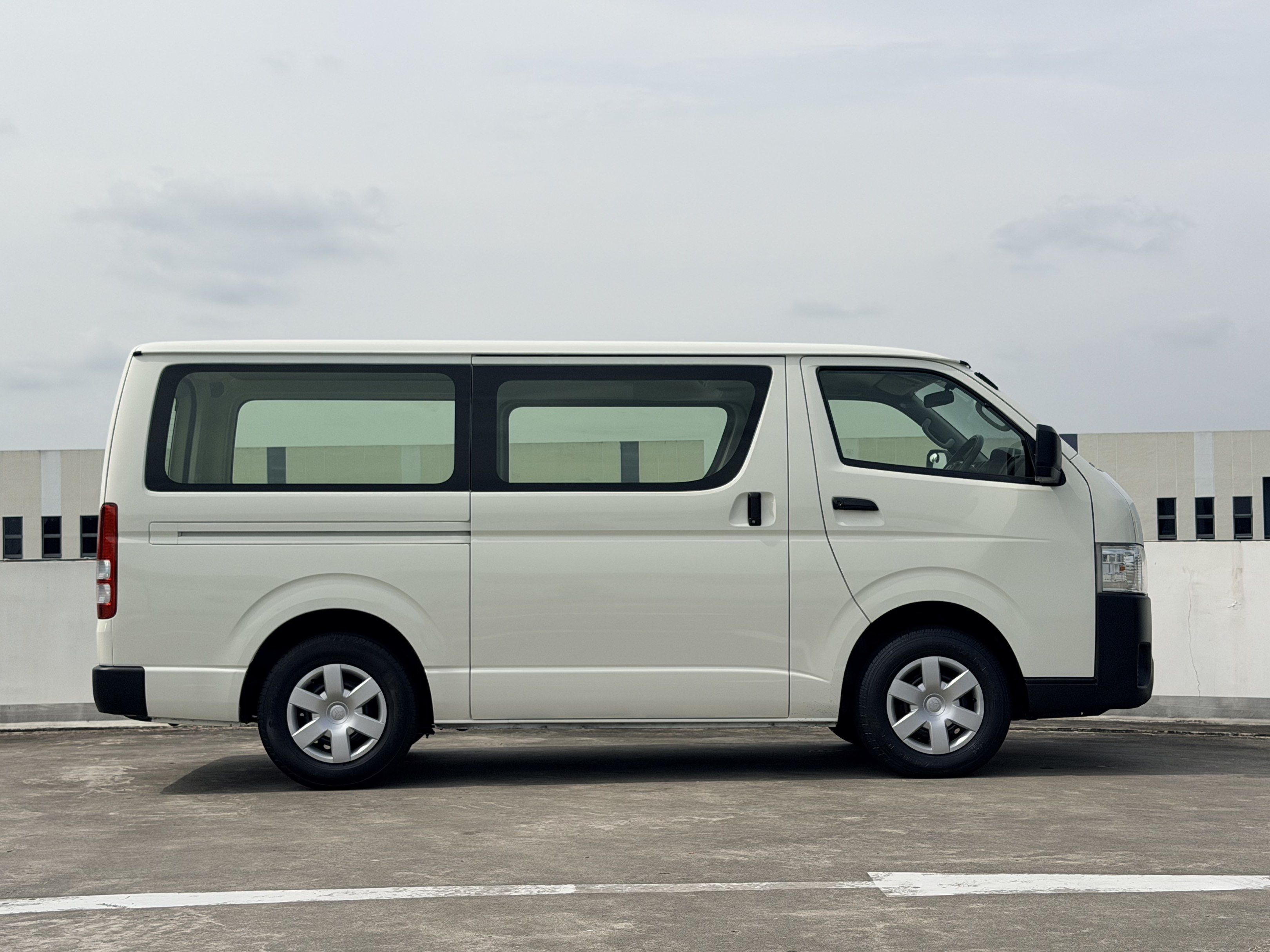 Toyota Hiace 2.0 DX Auto, Cars, Commercial Vehicles, Used on Carousell