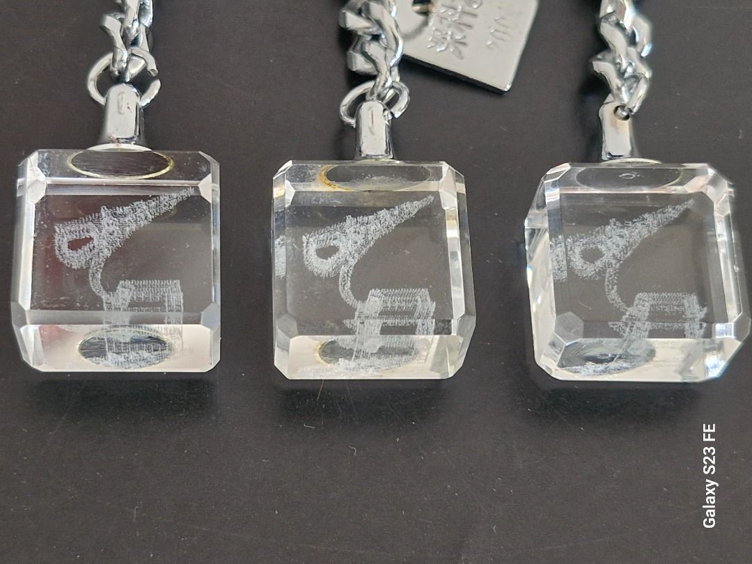 💥 Set of 3 pcs. unique Crystal Keychains with Box, Hobbies & Toys ...