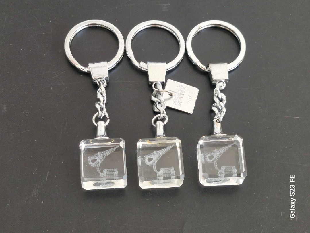 💥 Set of 3 pcs. unique Crystal Keychains with Box, Hobbies & Toys ...