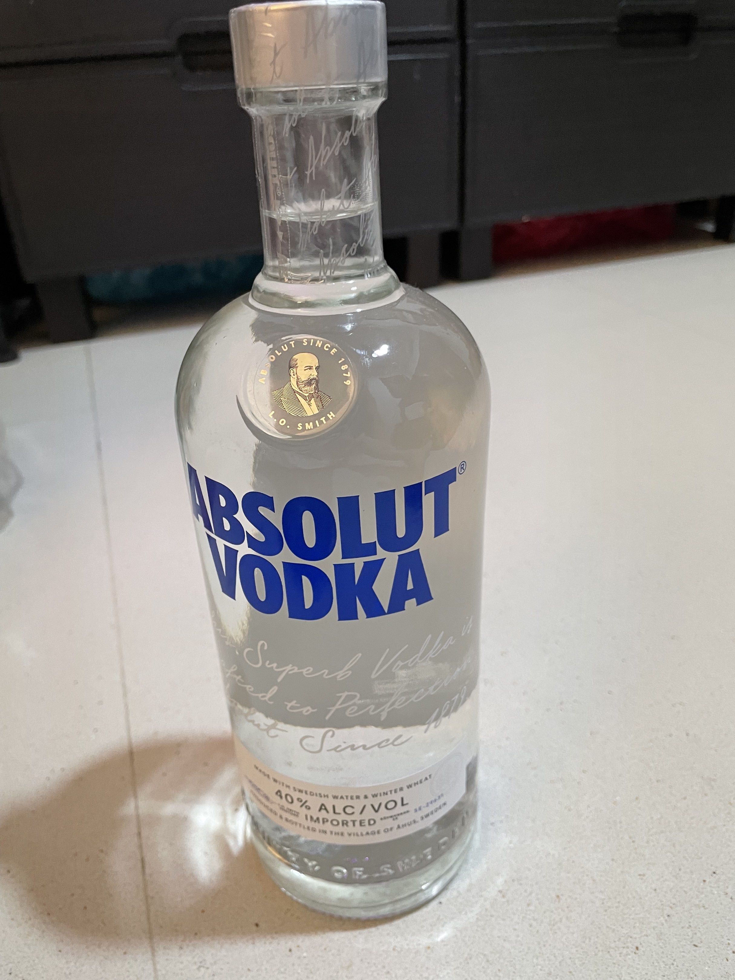 Absolut Vodka 1L Bottle, Food & Drinks, Alcoholic Beverages on Carousell