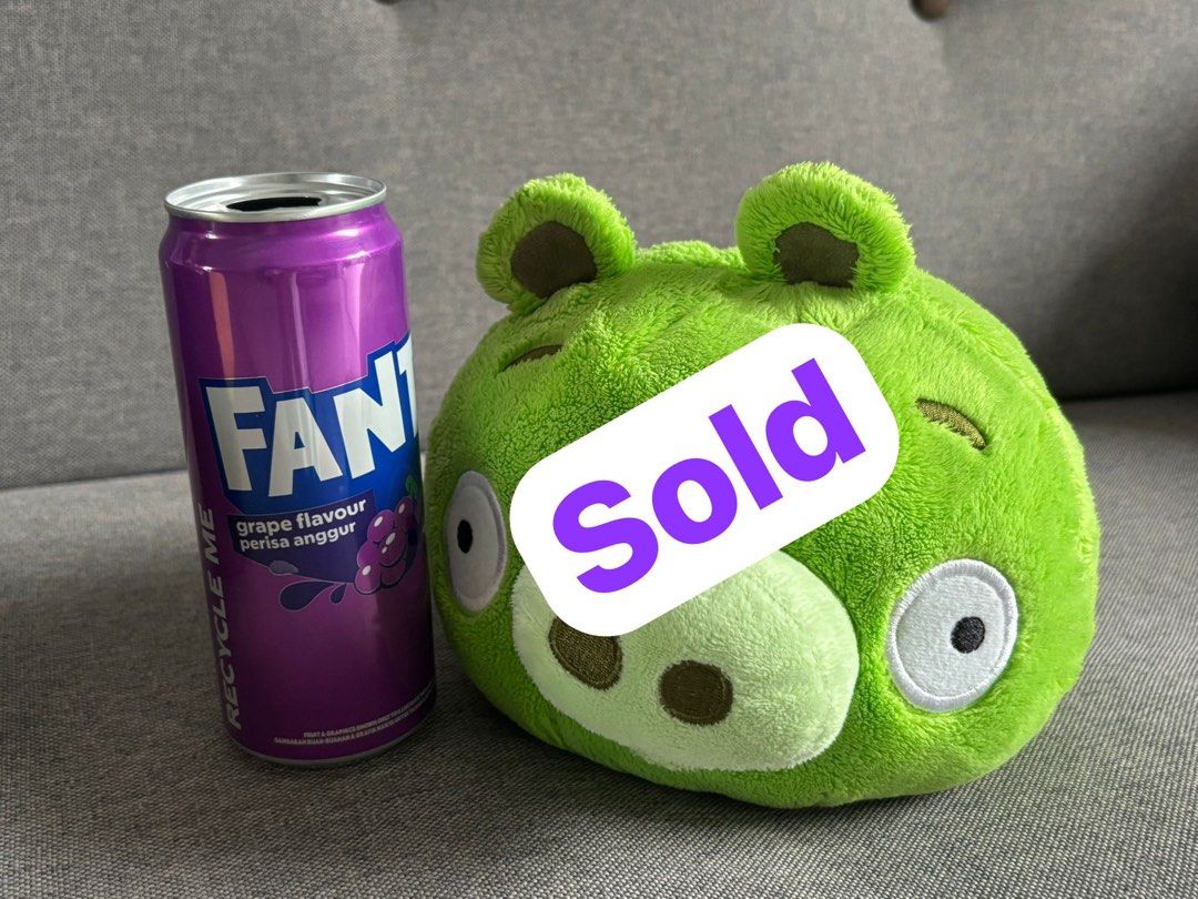 Angry Birds Plush Toys - Bomb Bird & Green Pig, Hobbies & Toys, Toys ...