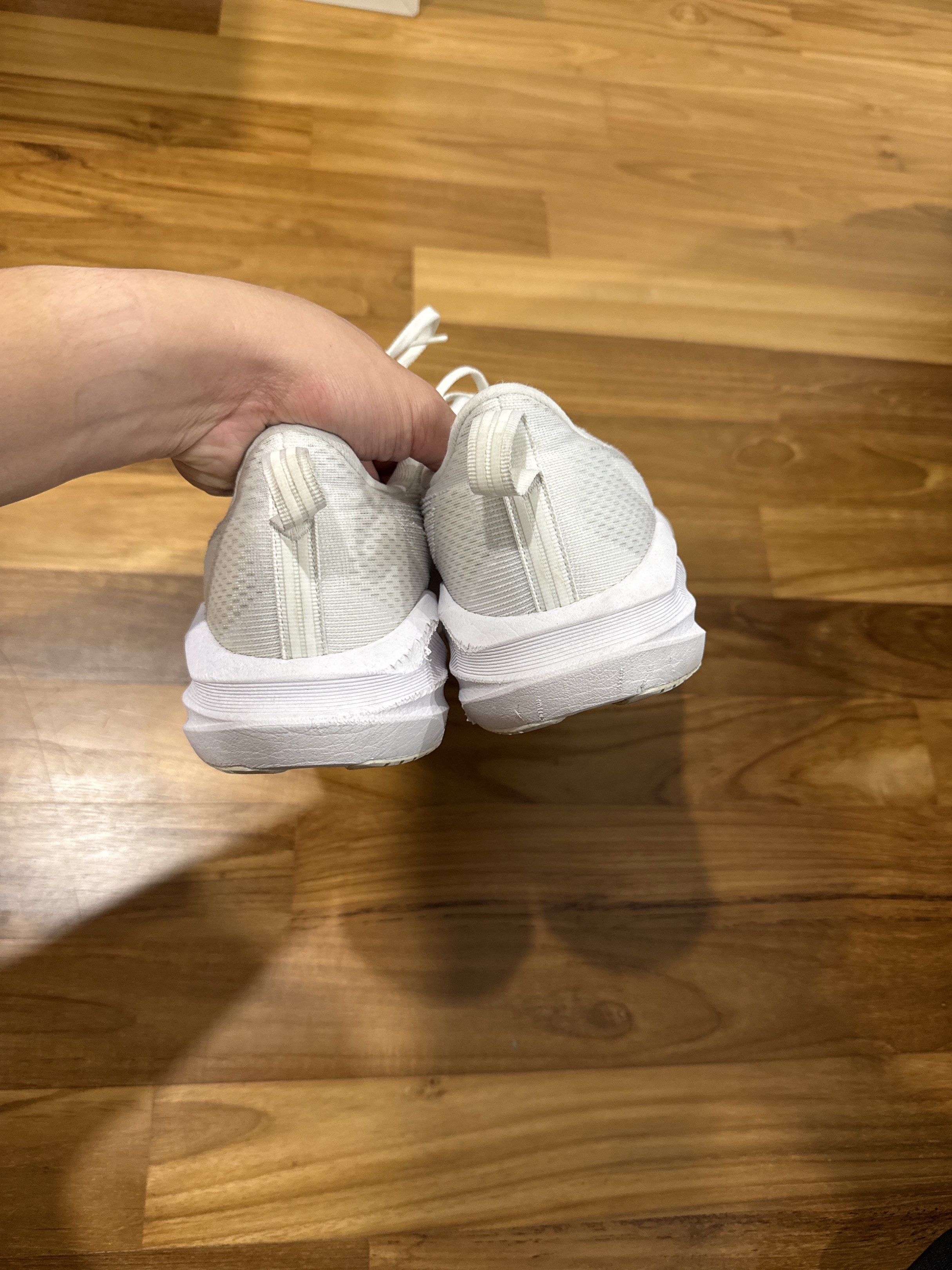 Asics Novablast 5 [White], Men's Fashion, Footwear, Sneakers on Carousell