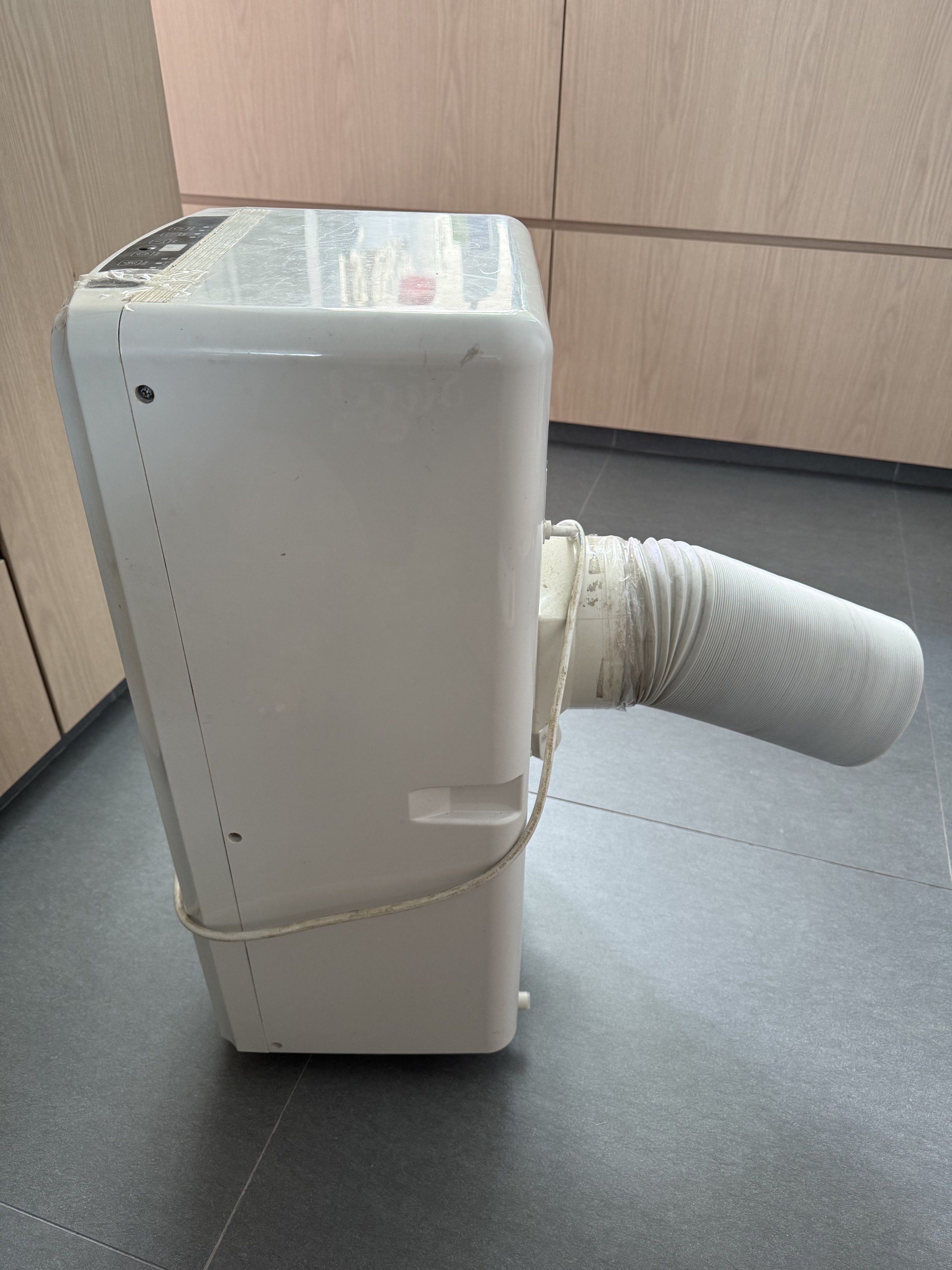 Avolta Portable Air Conditioner A007E-10C, TV & Home Appliances ...