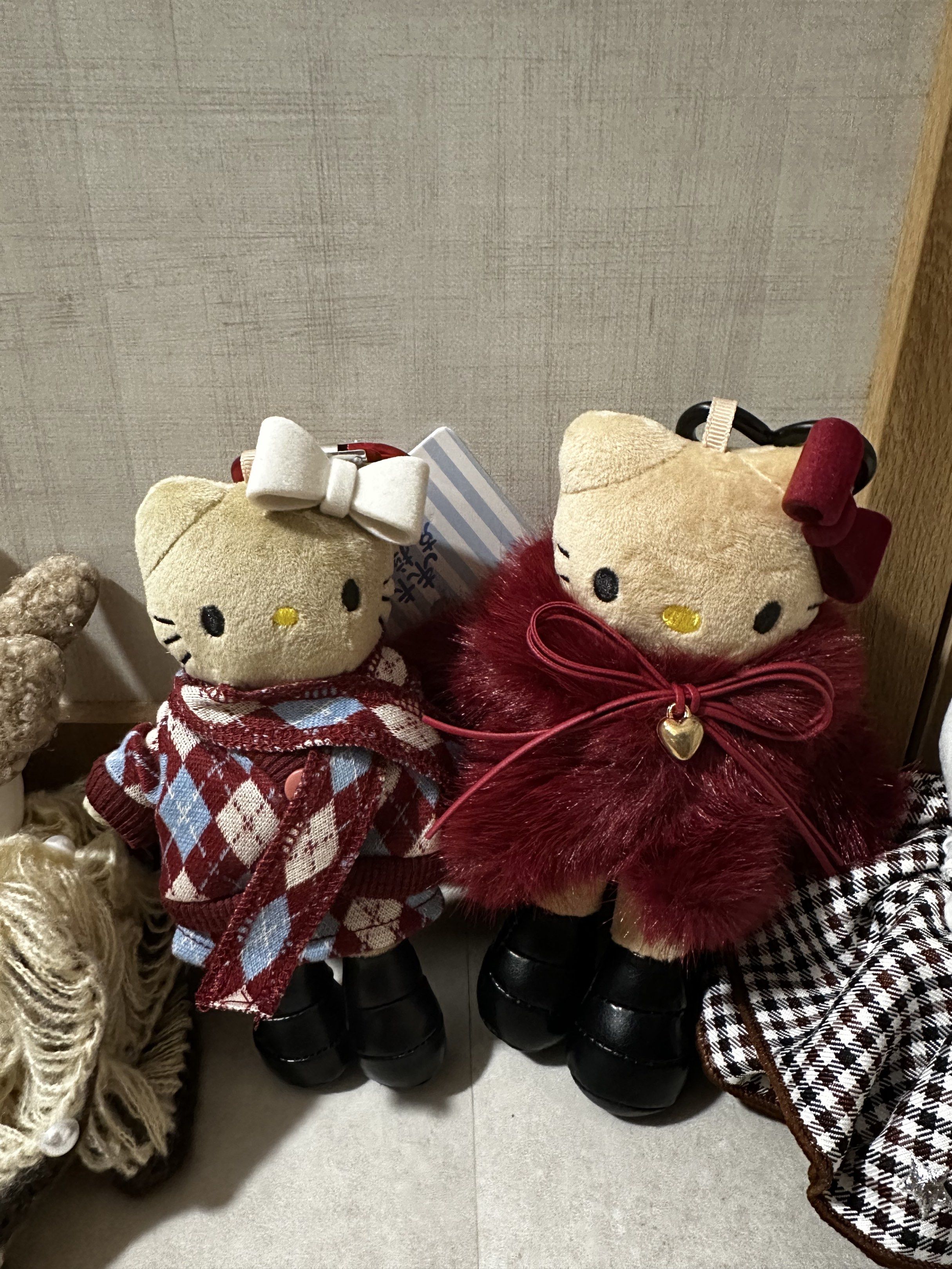 Hello Kitty Long Legs - Red version, Hobbies & Toys, Toys & Games on ...