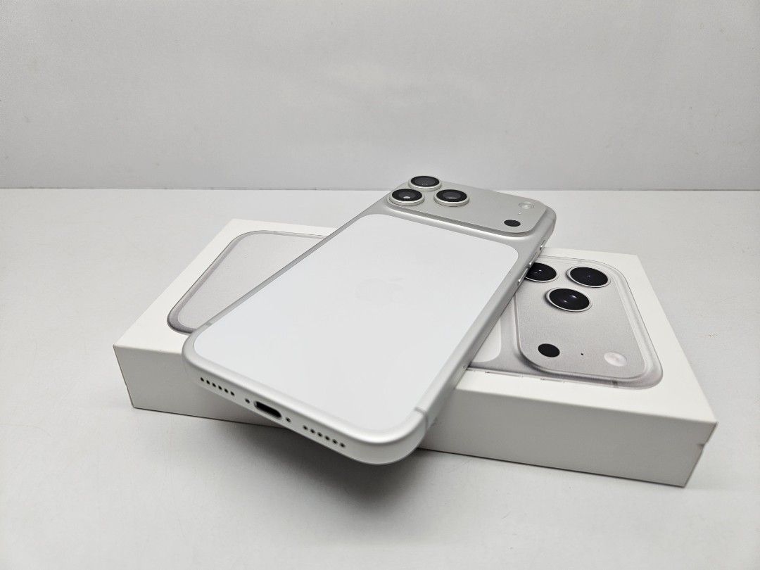 iPhone 17 Pro Max Silver 256GB, Mobile Phones & Gadgets, Mobile Phones ...