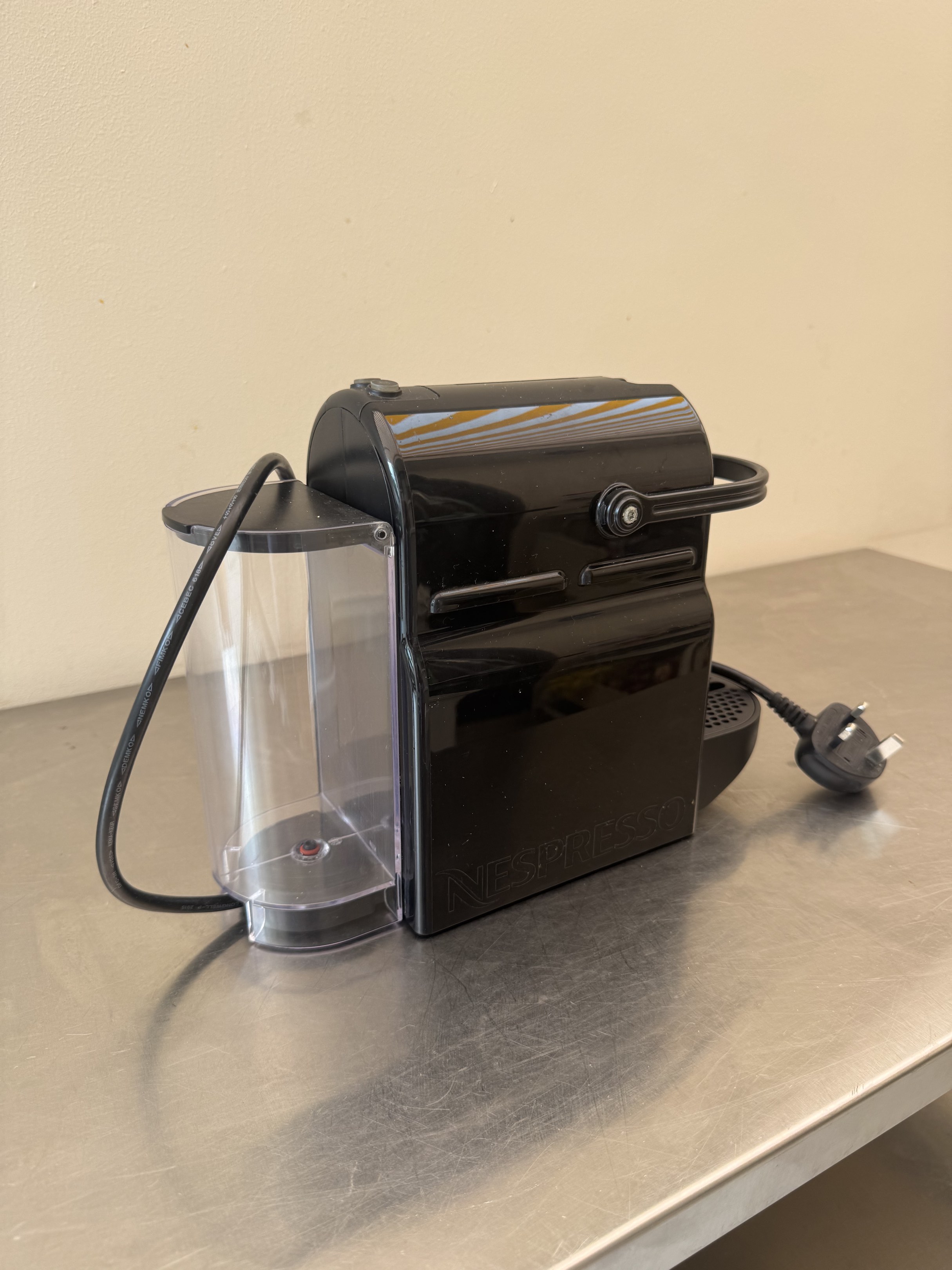 KOVAN PICK UP - leaking Nespresso inissia compact coffee machine marker ...